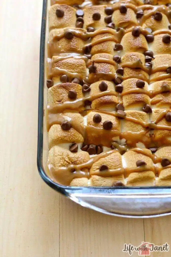 Ovenbaked Salted Caramel S’mores Casserole