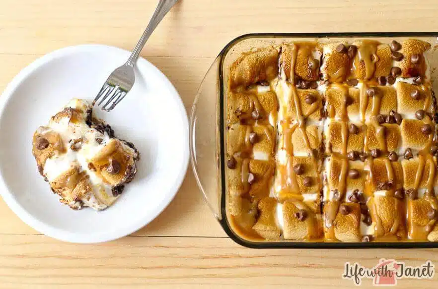 Ovenbaked Salted Caramel S’mores Casserole