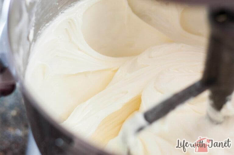 THE CHEESECAKE PROJECT – A LIGHT, CREAMY CHEESECAKE RECIPE